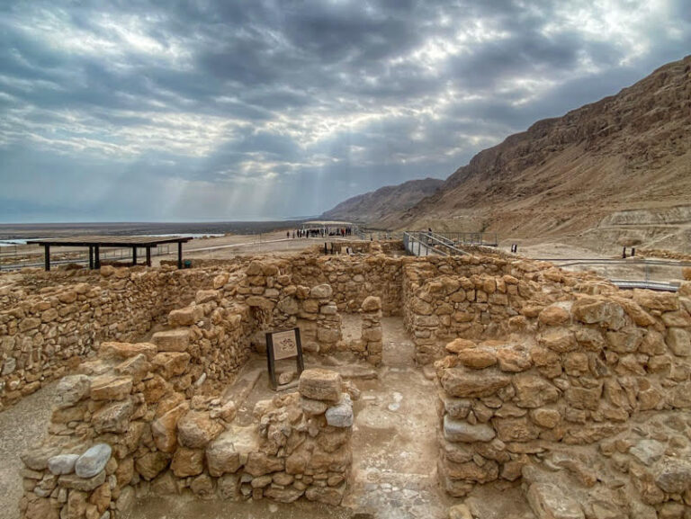 Qumran and the Dead Sea Scrolls | Danny The Digger