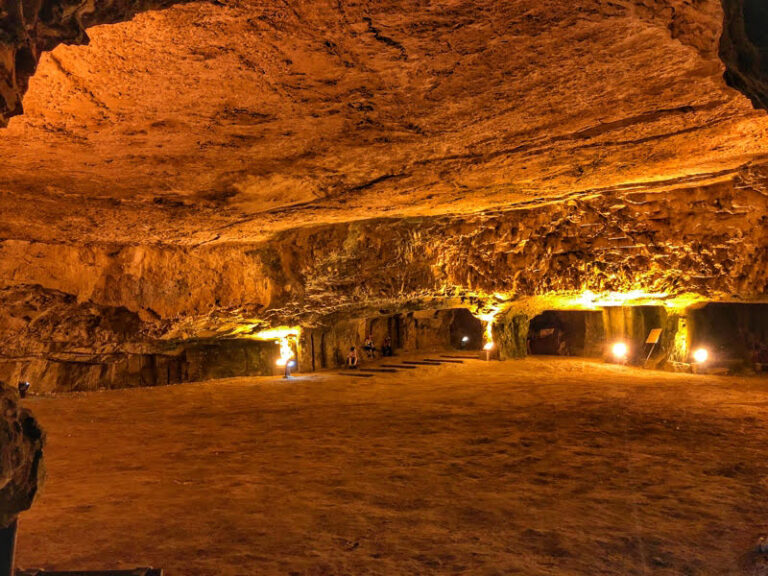 Zedekiah’s Cave, Jerusalem | Danny The Digger
